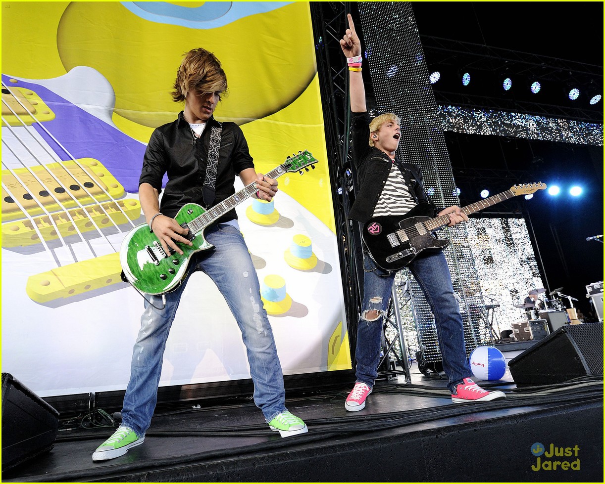 Ross Lynch: R5 Plays Big Ticket Summer Concert | Photo 490816 - Photo ...