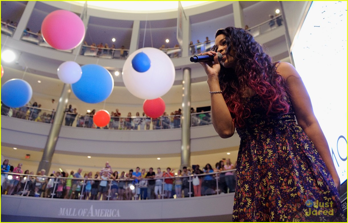 Full Sized Photo of sparks mall of america 08 | Jordin Sparks: Mall of ...