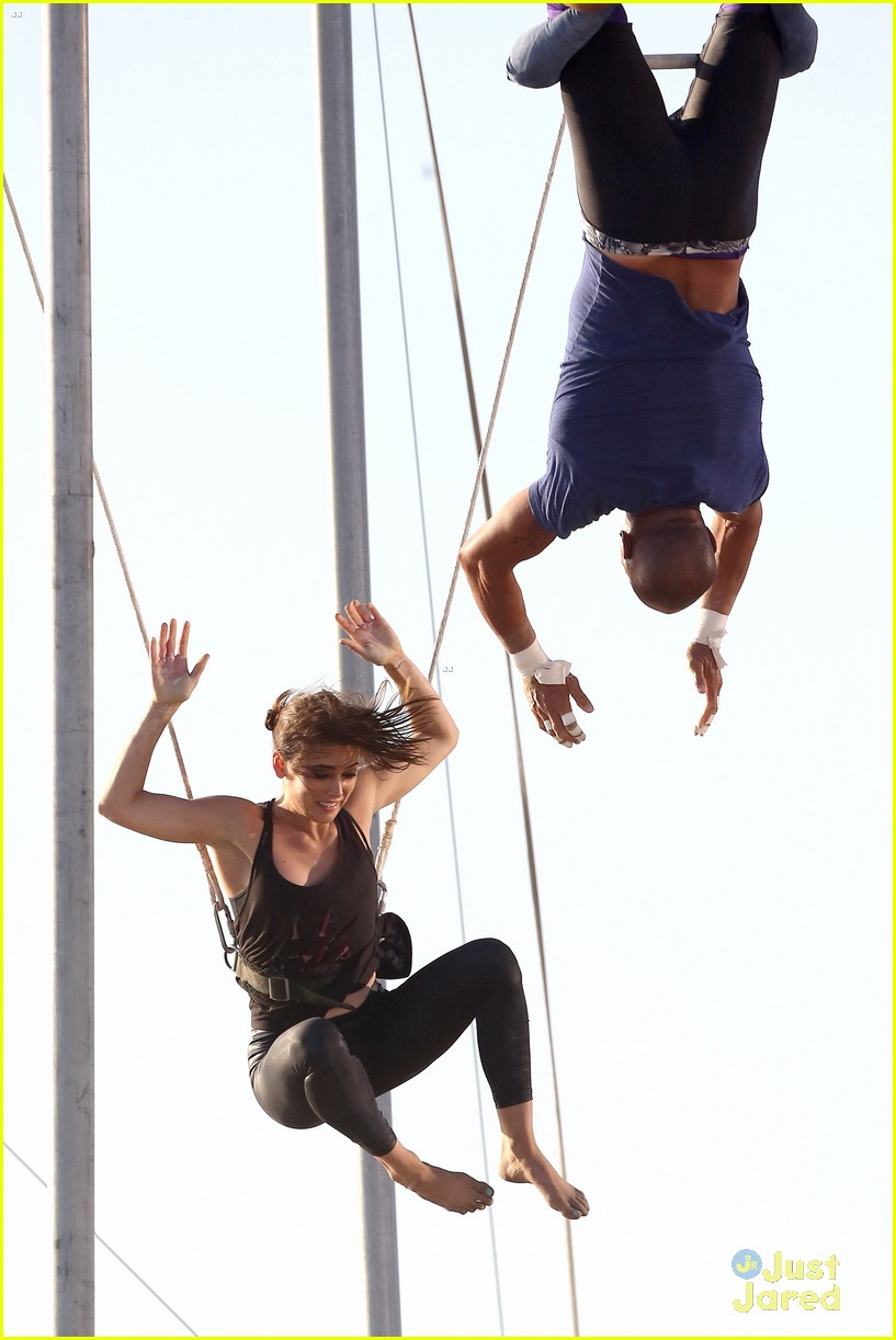 Jessica Stroup: Trapeze Flyer For '90210' | Photo 487355 - Photo ...