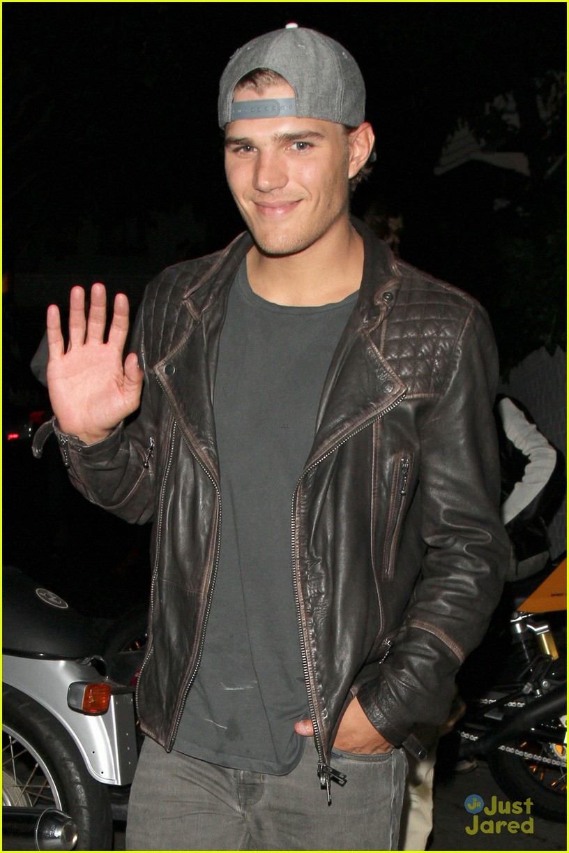 Chris Zylka: 'American Horror Story' Stud | Photo 489571 - Photo ...