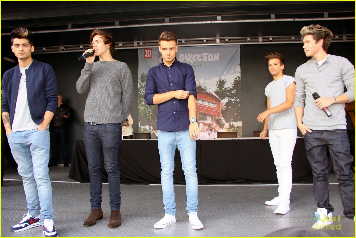 One Direction: Signing in Germany! | Photo 497191 - Photo Gallery ...