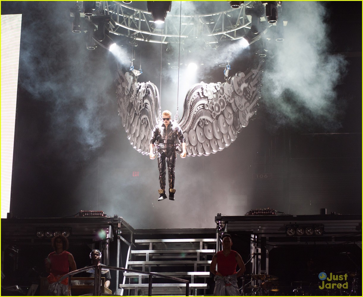 Full Sized Photo of justin bieber sick arizona concert 02 | Justin ...