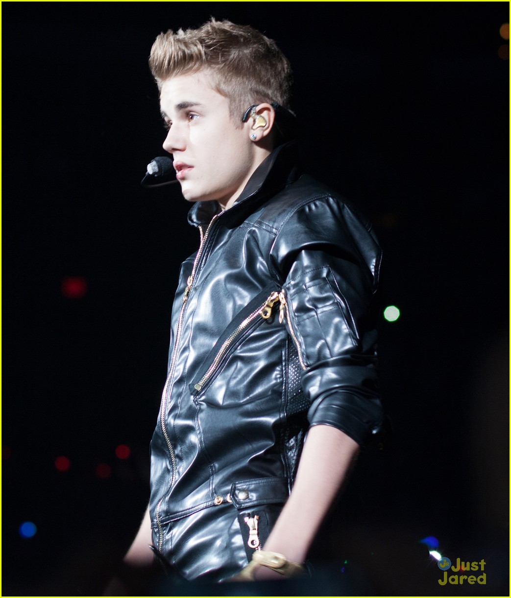 Justin Bieber Gets Sick During 'Believe' Concert in Arizona | Photo ...