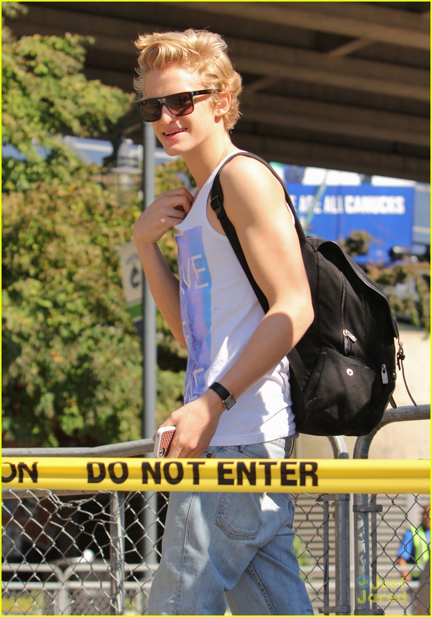 Cody Simpson: Rogers Arena Arrival | Photo 495887 - Photo Gallery ...