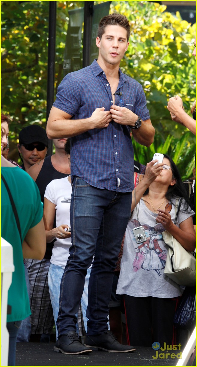 Dean Geyer Talks 'Glee' at The Grove! | Photo 497689 - Photo Gallery ...