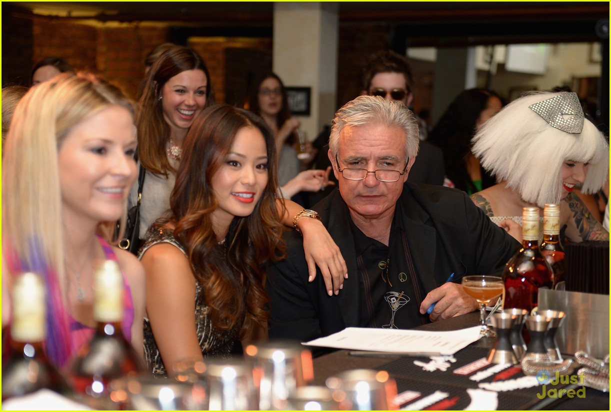 Full Sized Photo of jamie chung appleton ao show 07 | Jamie Chung ...