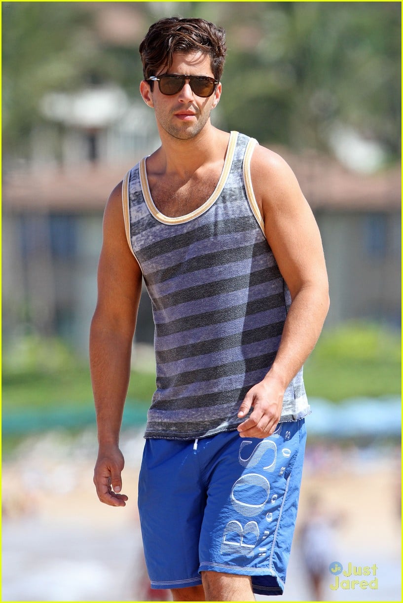 Josh Peck: Trampoline Dive in Hawaii | Photo 491836 - Photo Gallery ...