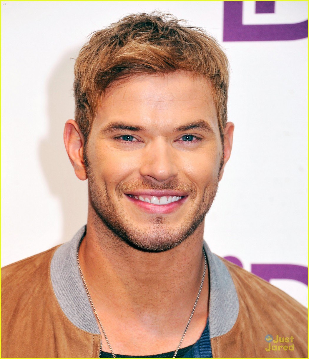 Kellan Lutz: iD Gum Launch! | Photo 496494 - Photo Gallery | Just Jared Jr.