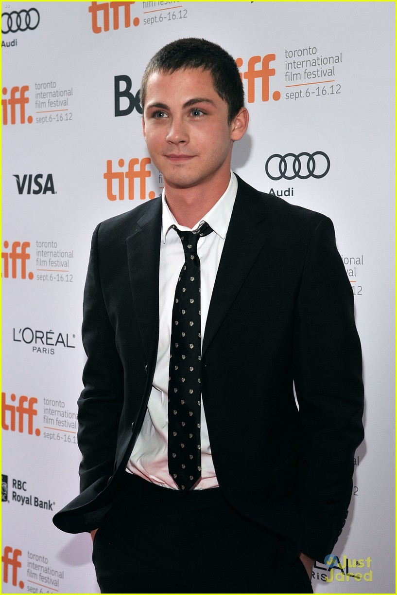 Logan Lerman: 'Perks' Premiere at TIFF with Mae Whitman | Photo 493238 ...