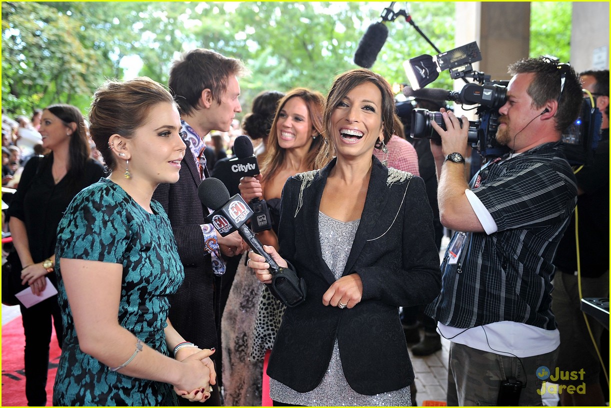 Logan Lerman: 'Perks' Premiere at TIFF with Mae Whitman | Photo 493252 ...