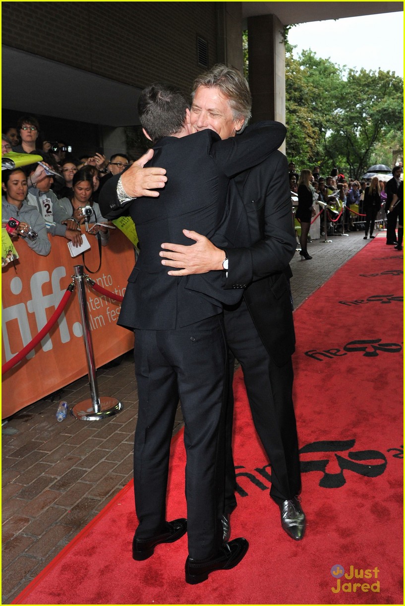 Logan Lerman: 'Perks' Premiere at TIFF with Mae Whitman | Photo 493256 ...
