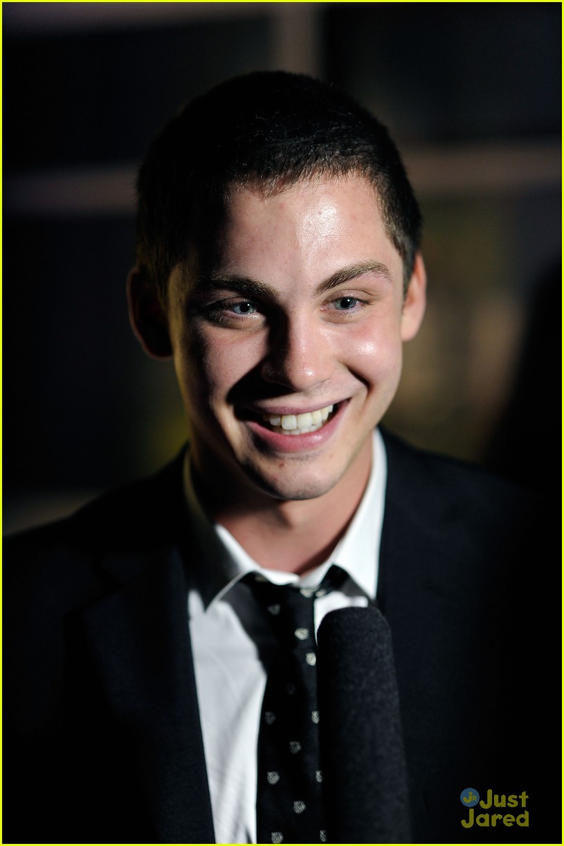Logan Lerman: 'Perks' Premiere at TIFF with Mae Whitman | Photo 493260 ...