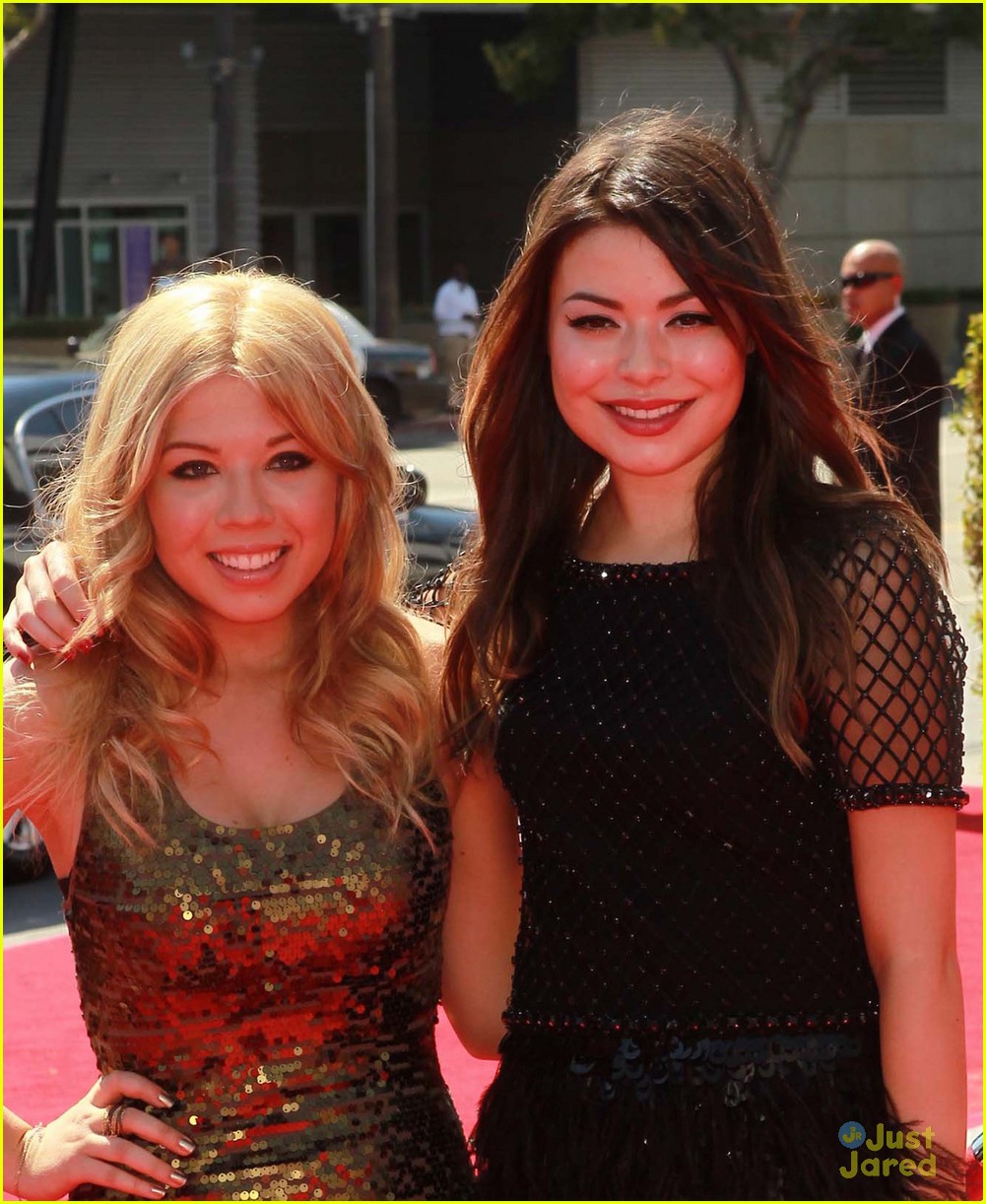 Miranda Cosgrove: Creative Arts Emmys with Jennette McCurdy | Photo ...