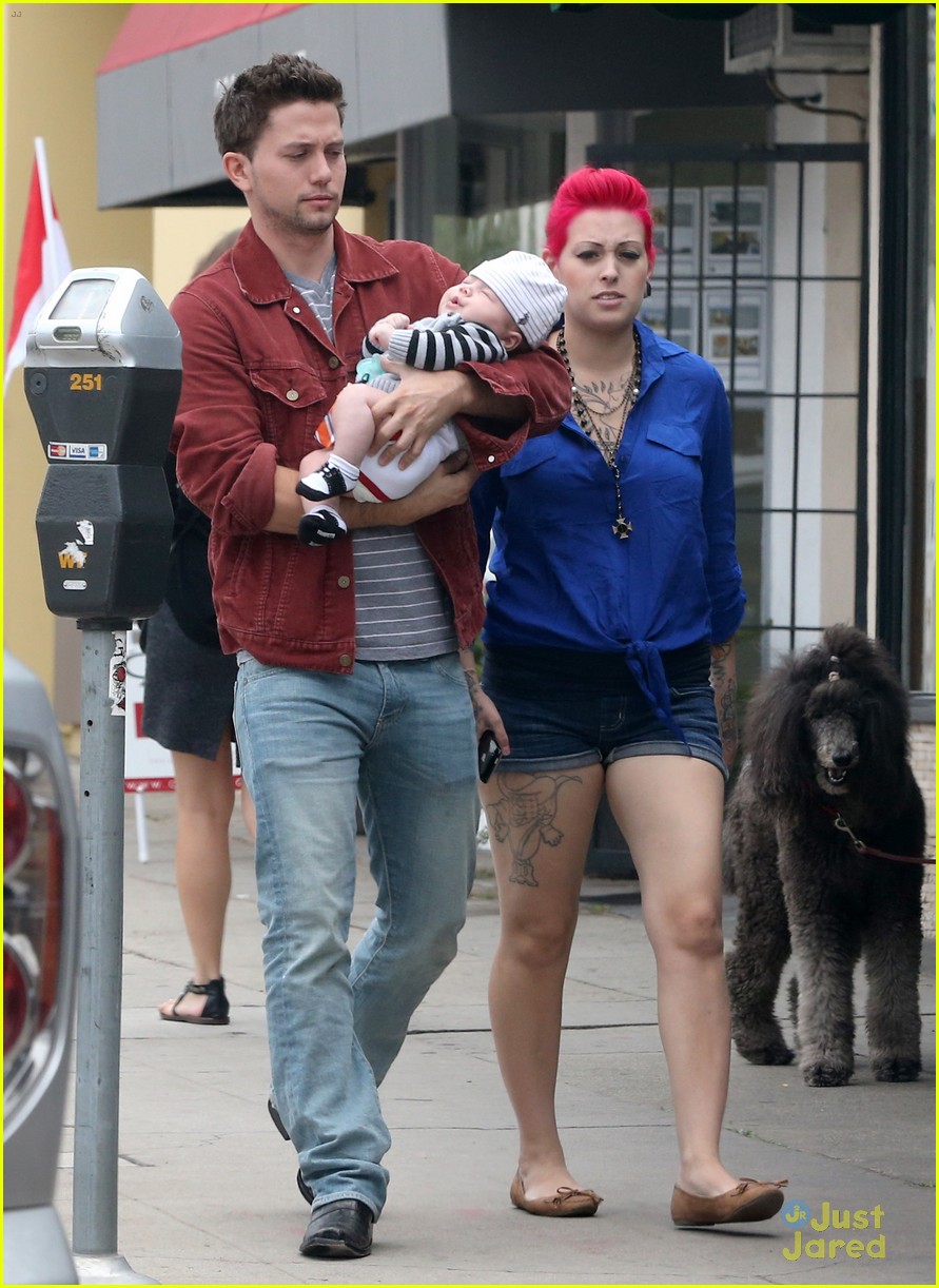 Jackson Rathbone: West Hollywood Stroll with Baby Roe! | Photo 492282 ...