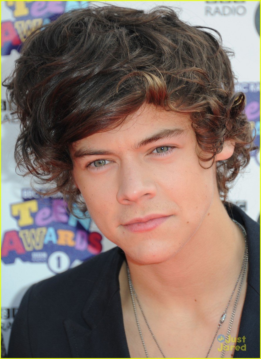 One Direction - BBC Radio 1 Teen Awards Red Carpet 2012 | Photo 500595 ...