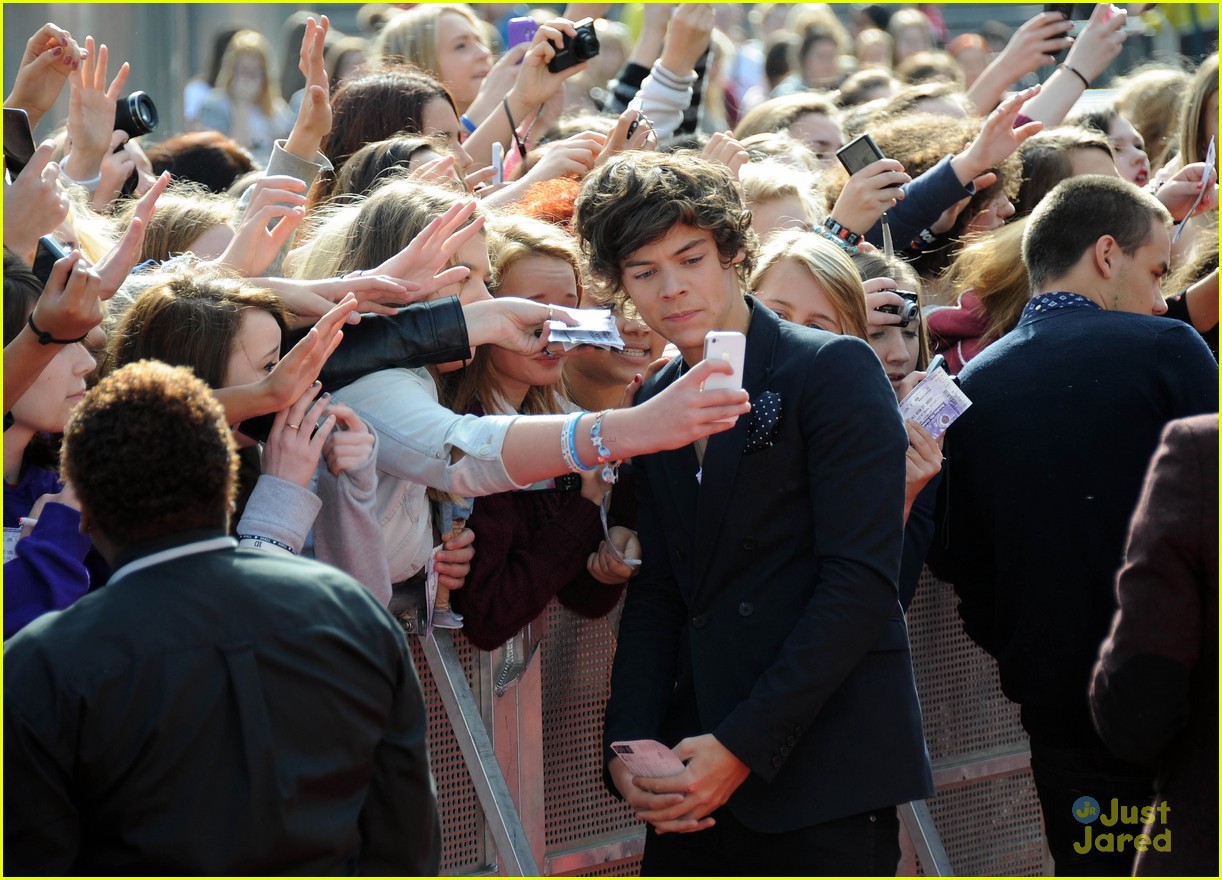 One Direction - BBC Radio 1 Teen Awards Red Carpet 2012 | Photo 500597 ...