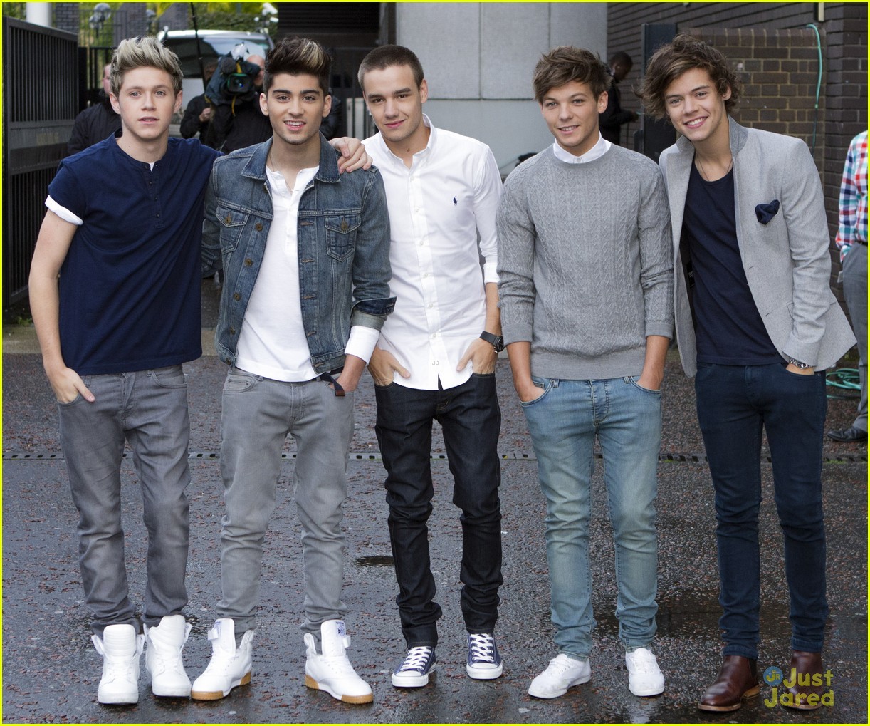 One Direction Stop By 'Daybreak' | Photo 500142 - Photo Gallery | Just ...