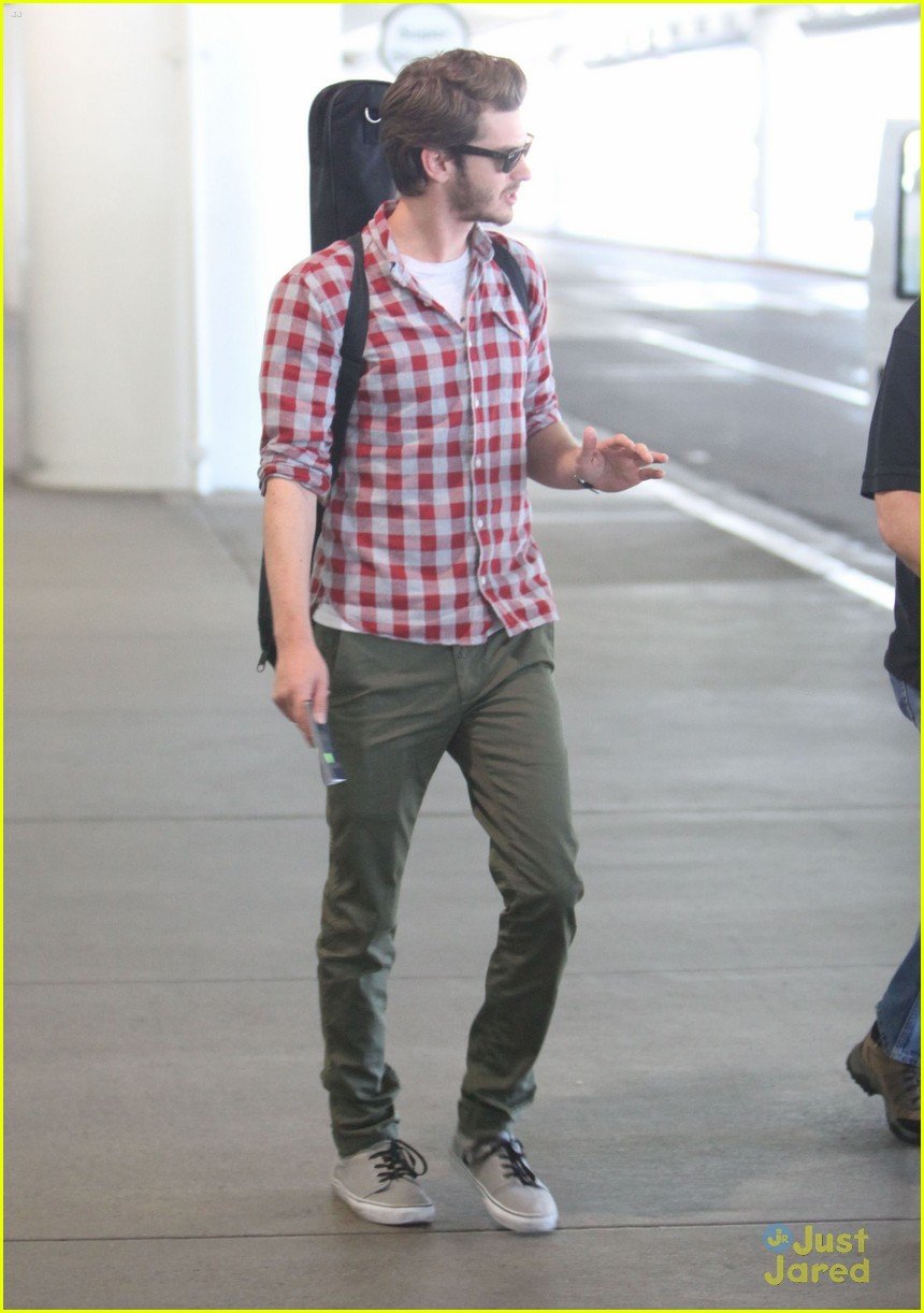 Andrew Garfield: Lots O' Luggage at LAX | Photo 499383 - Photo Gallery ...