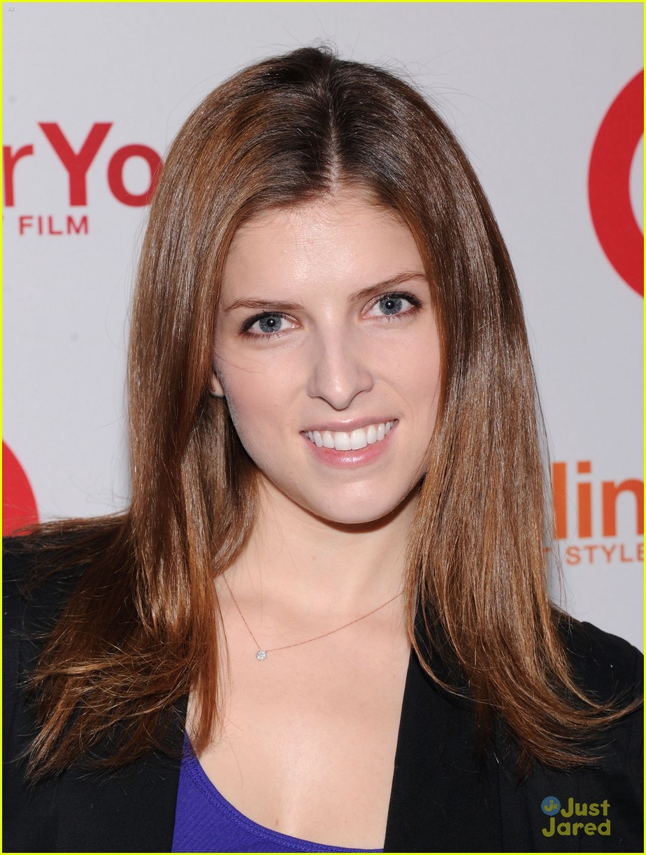 Anna Kendrick is 'Falling For' Kristen Bell | Photo 501518 - Photo ...
