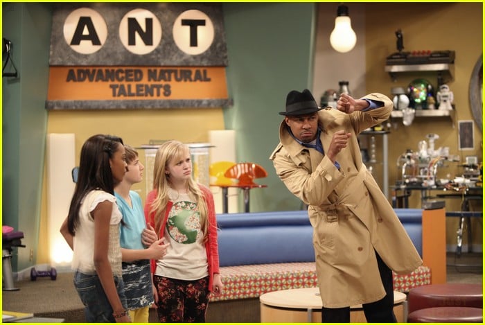 Sierra McCormick & Jake Short: Detective Duo on 'ANT Farm' | Photo ...