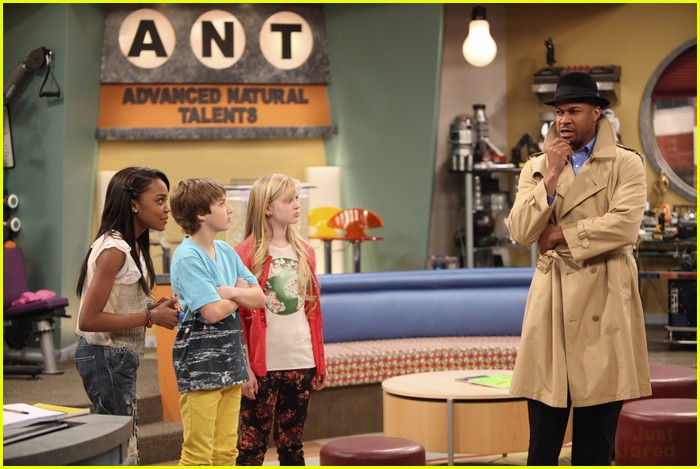 Sierra McCormick & Jake Short: Detective Duo on 'ANT Farm' | Photo ...