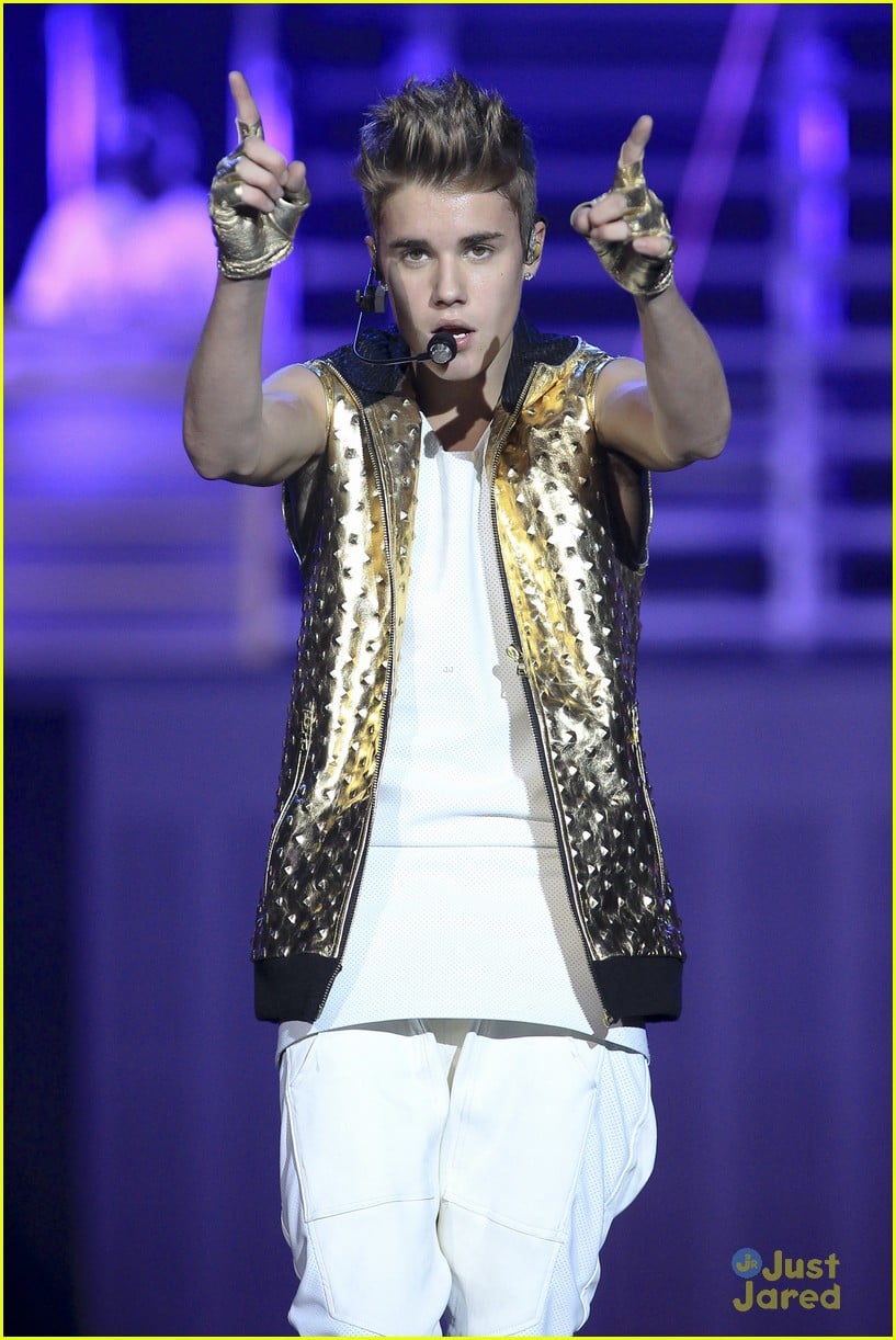 Justin Bieber: 'Beauty And A Beat' Sets Vevo Record! | Photo 503074 ...