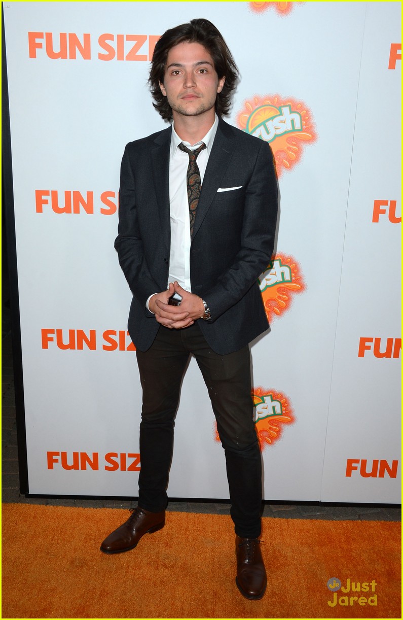 Thomas McDonell: 'Fun Size' Premiere with Ed Westwick | Photo 505729 ...
