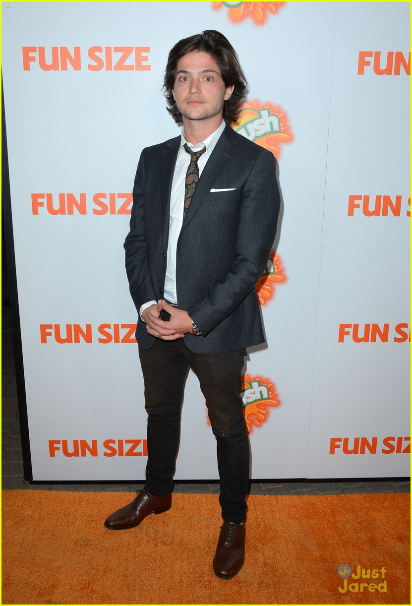 Thomas McDonell: 'Fun Size' Premiere with Ed Westwick | Photo 505710 ...