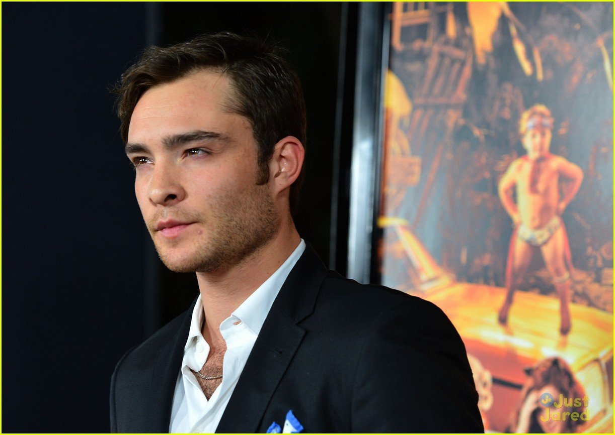 Thomas McDonell: 'Fun Size' Premiere with Ed Westwick | Photo 505747 ...