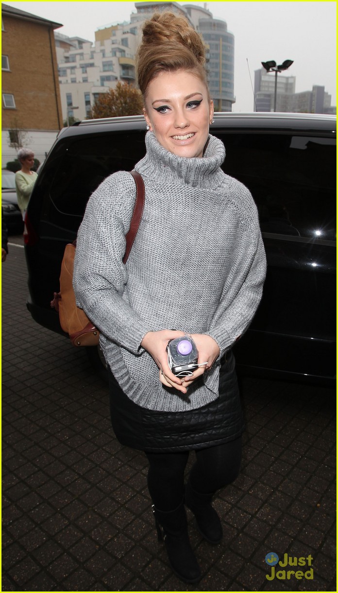 Ella Henderson: 'Skyfall' Premiere Pretty | Photo 505096 - Photo ...