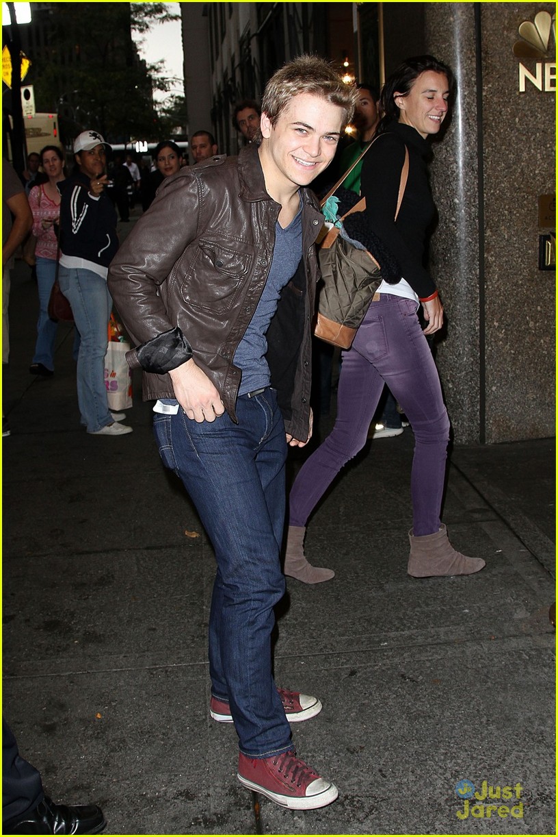 Hunter Hayes is 'Wanted' on Late Night with Jimmy Fallon | Photo 498821 ...