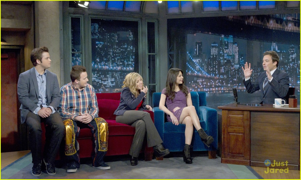 iCarly Shocks America; Premieres October 6th! | Photo 499912 - Photo ...