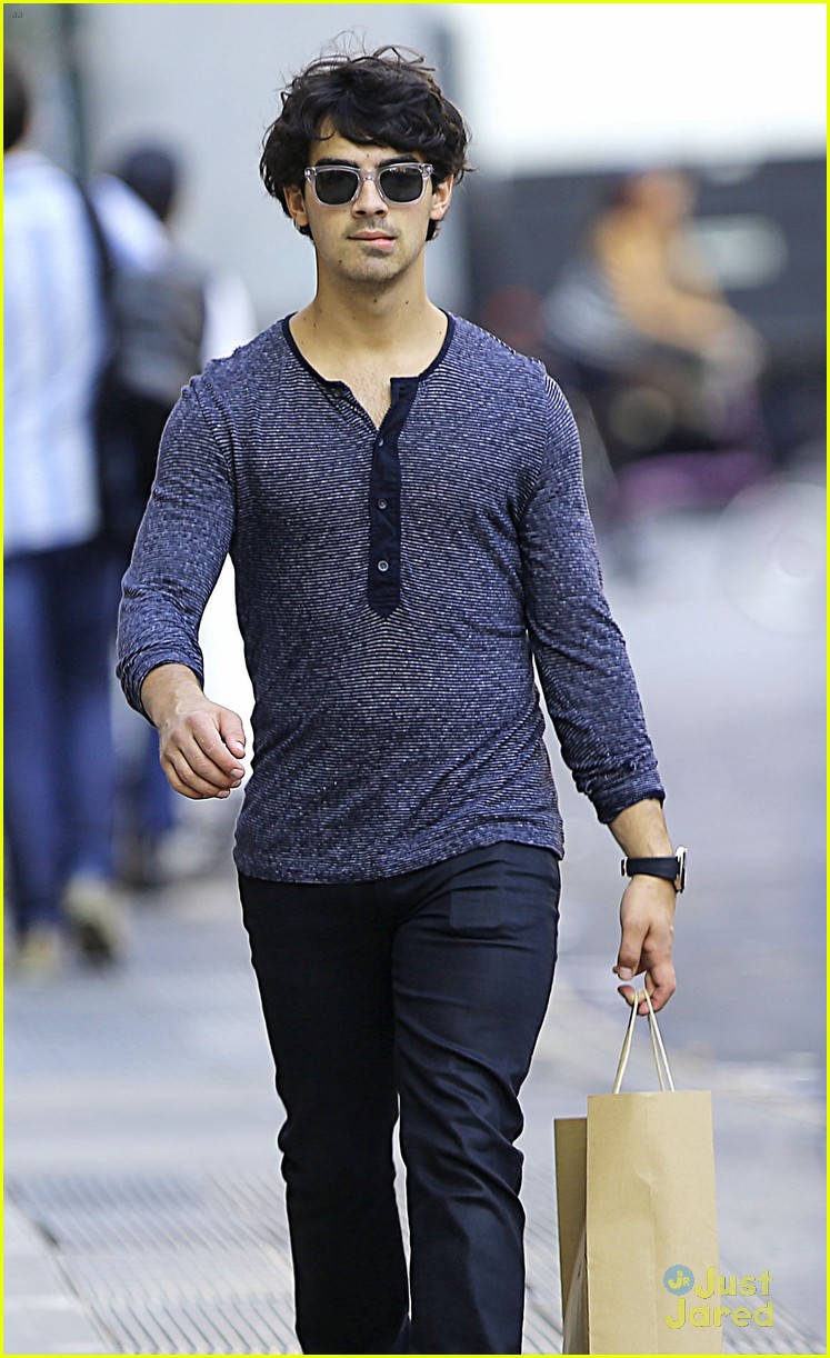 Full Sized Photo of jonas funny face 03 | Joe Jonas & Nick Jonas ...
