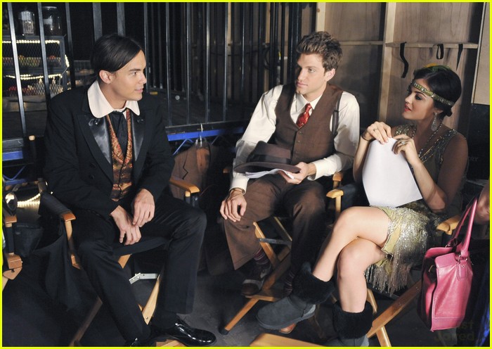 Who Dies in PLL's Halloween Episode? | Photo 502306 - Photo Gallery ...