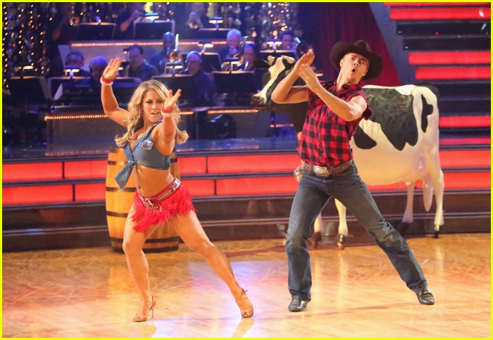 Shawn Johnson & Derek Hough: Country Cha Cha on Dancing With The Stars ...