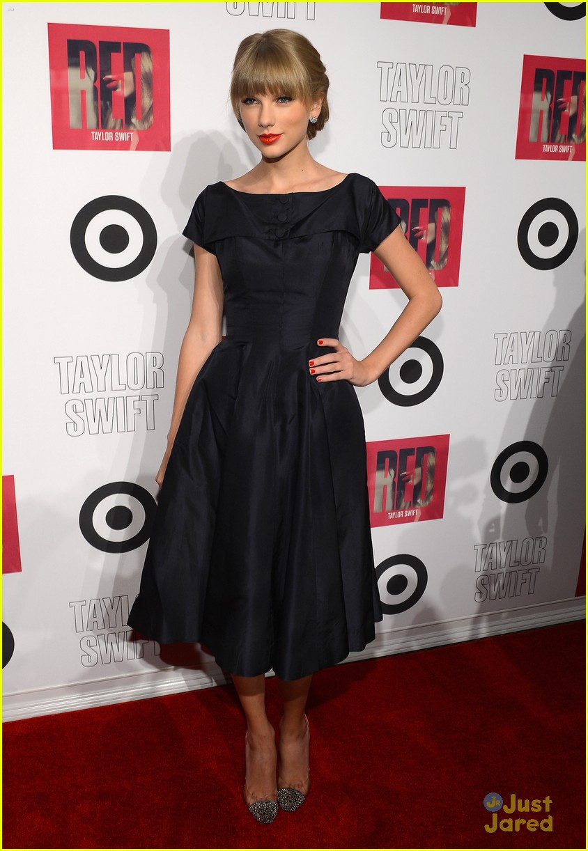 Taylor Swift: 'Red' Listening Party at Target | Photo 504812 - Photo ...