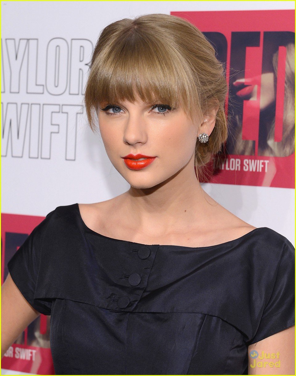 Taylor Swift: 'Red' Listening Party at Target | Photo 504816 - Photo ...
