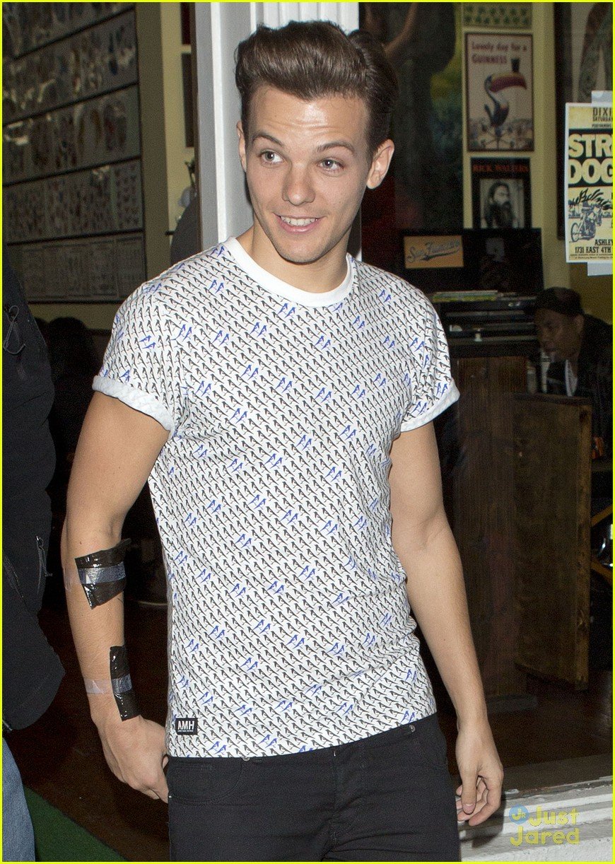 One Direction: New Tattoos for Harry, Zayn & Louis! | Photo 508690 ...