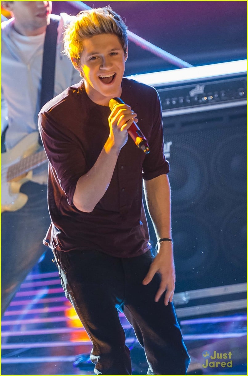 One Direction Perform on 'X Factor Italy'! | Photo 507182 - Photo ...