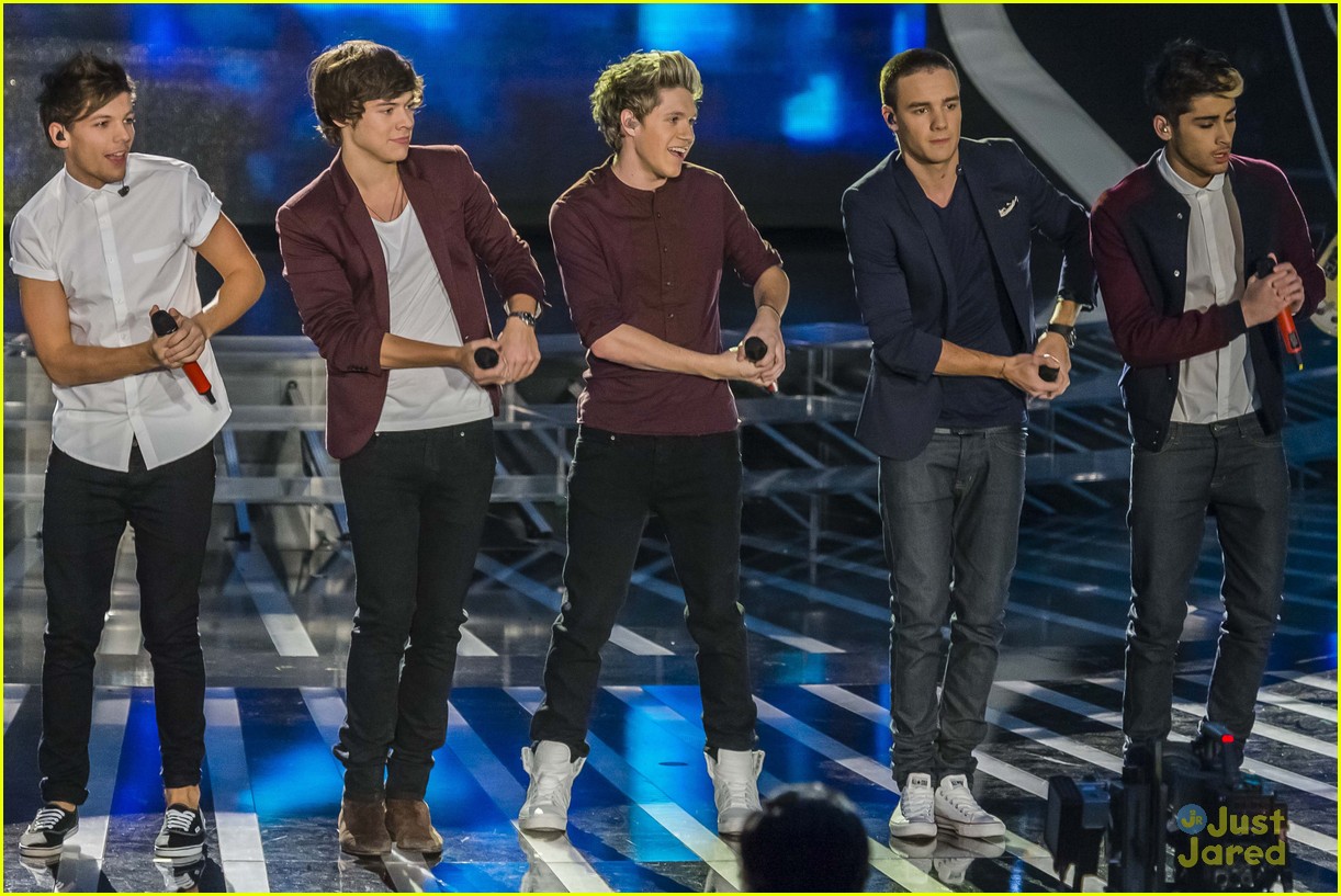 One Direction Perform on 'X Factor Italy'! | Photo 507187 - Photo ...