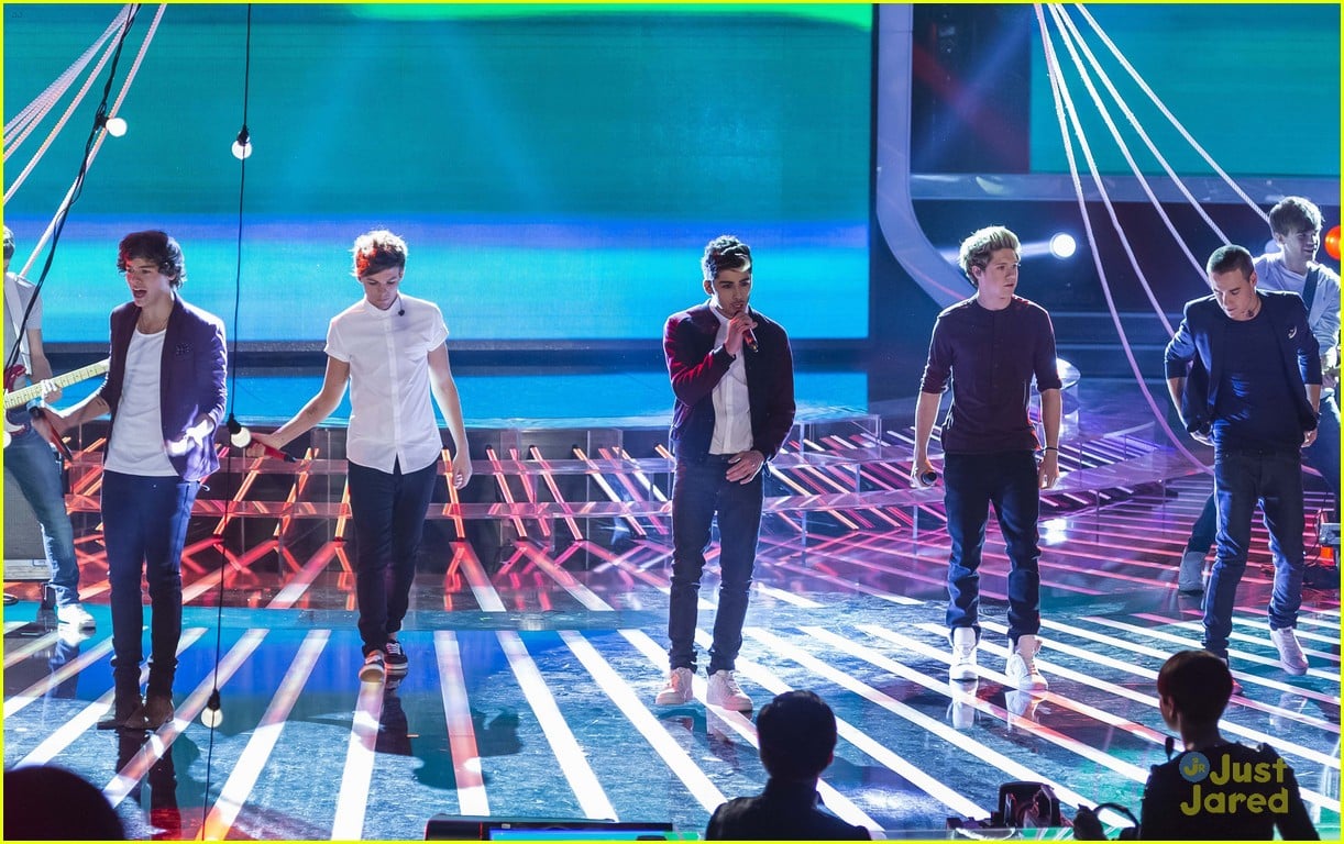 One Direction Perform on 'X Factor Italy'! | Photo 507192 - Photo ...