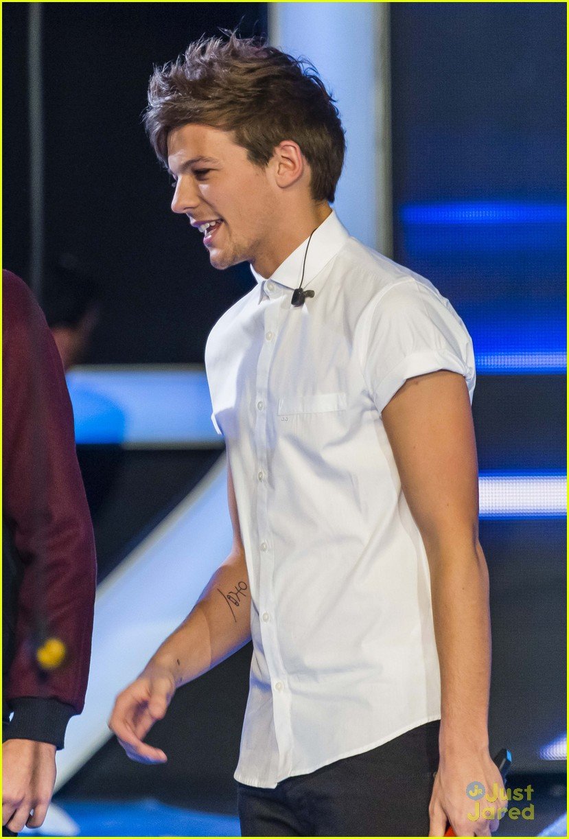 One Direction Perform on 'X Factor Italy'! | Photo 507193 - Photo ...