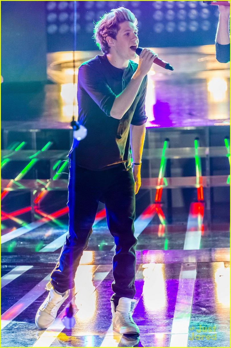 One Direction Perform on 'X Factor Italy'! | Photo 507213 - Photo ...