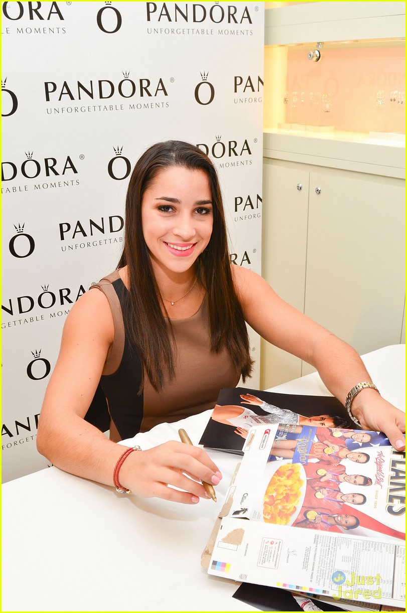 Aly Raisman: 'Pandora' Meet & Greet in Pennsylvania | Photo 508703 ...