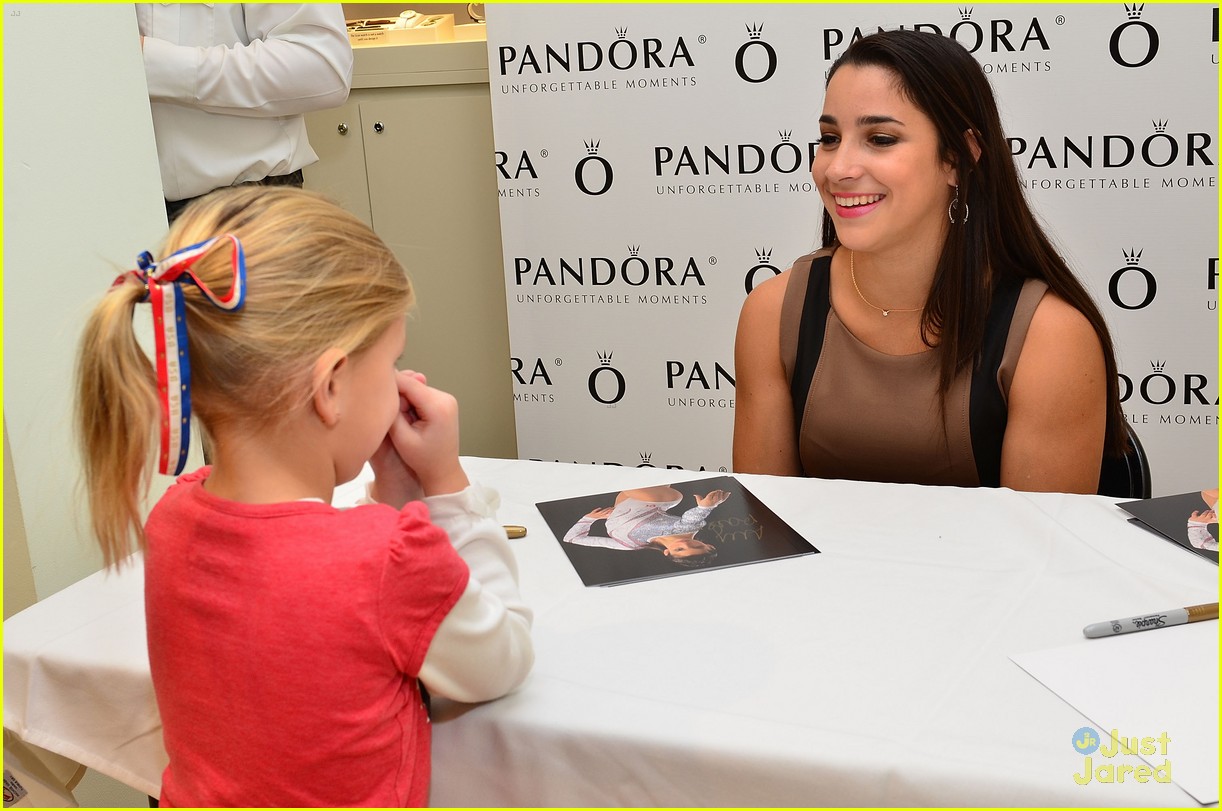 Aly Raisman: 'Pandora' Meet & Greet in Pennsylvania | Photo 508705 ...