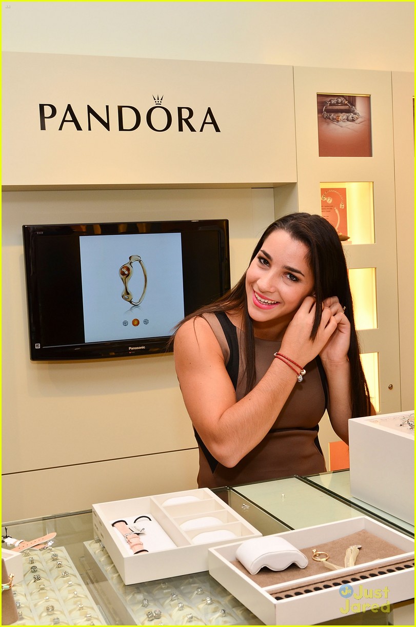 Aly Raisman: 'Pandora' Meet & Greet in Pennsylvania | Photo 508714 ...