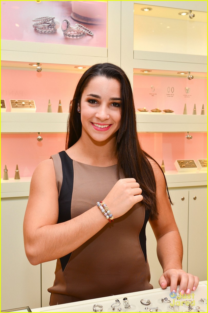 Aly Raisman: 'Pandora' Meet & Greet in Pennsylvania | Photo 508715 ...