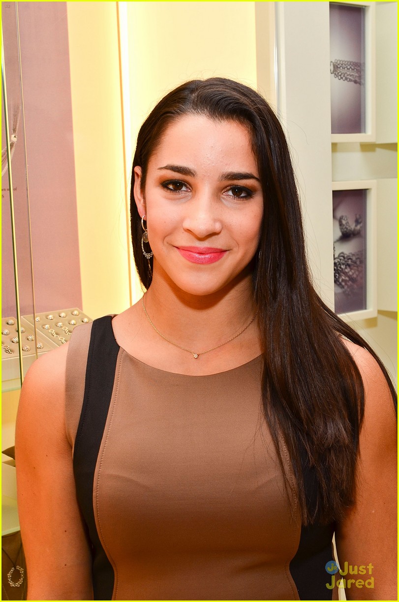 Aly Raisman: 'Pandora' Meet & Greet in Pennsylvania | Photo 508720 ...