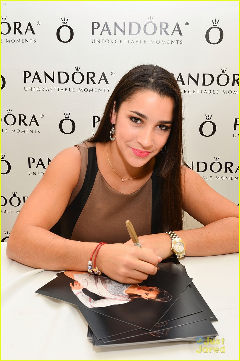 Aly Raisman: 'Pandora' Meet & Greet in Pennsylvania | Photo 508721 ...