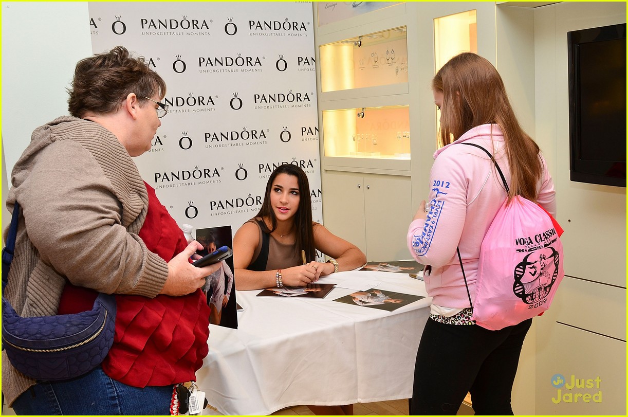 Aly Raisman: 'Pandora' Meet & Greet in Pennsylvania | Photo 508722 ...